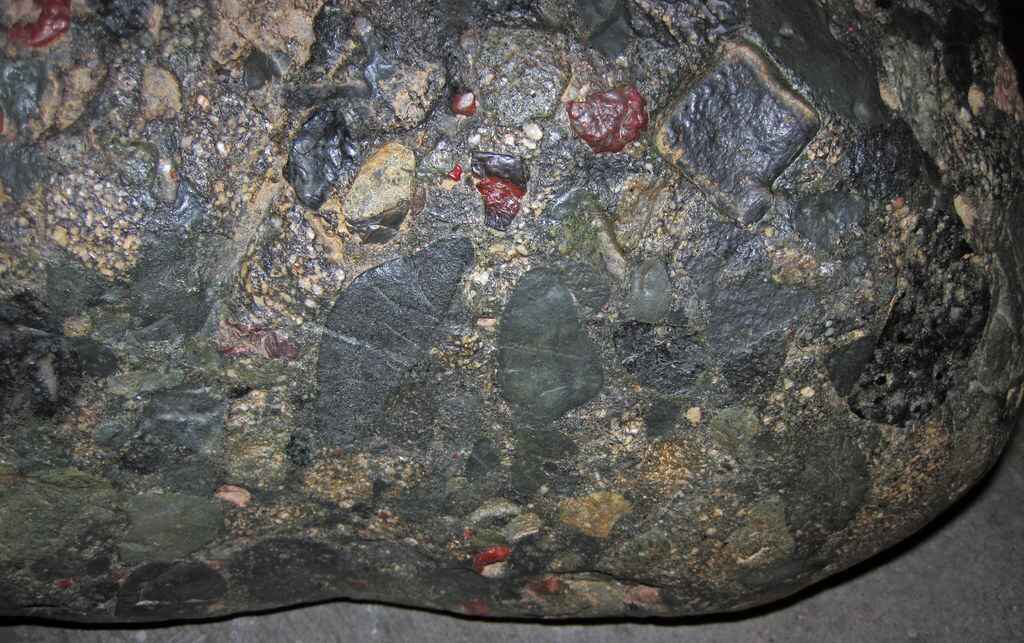 Conglomerate: The Coarse-Grained Sedimentary Rock - Rockhounding Wiki