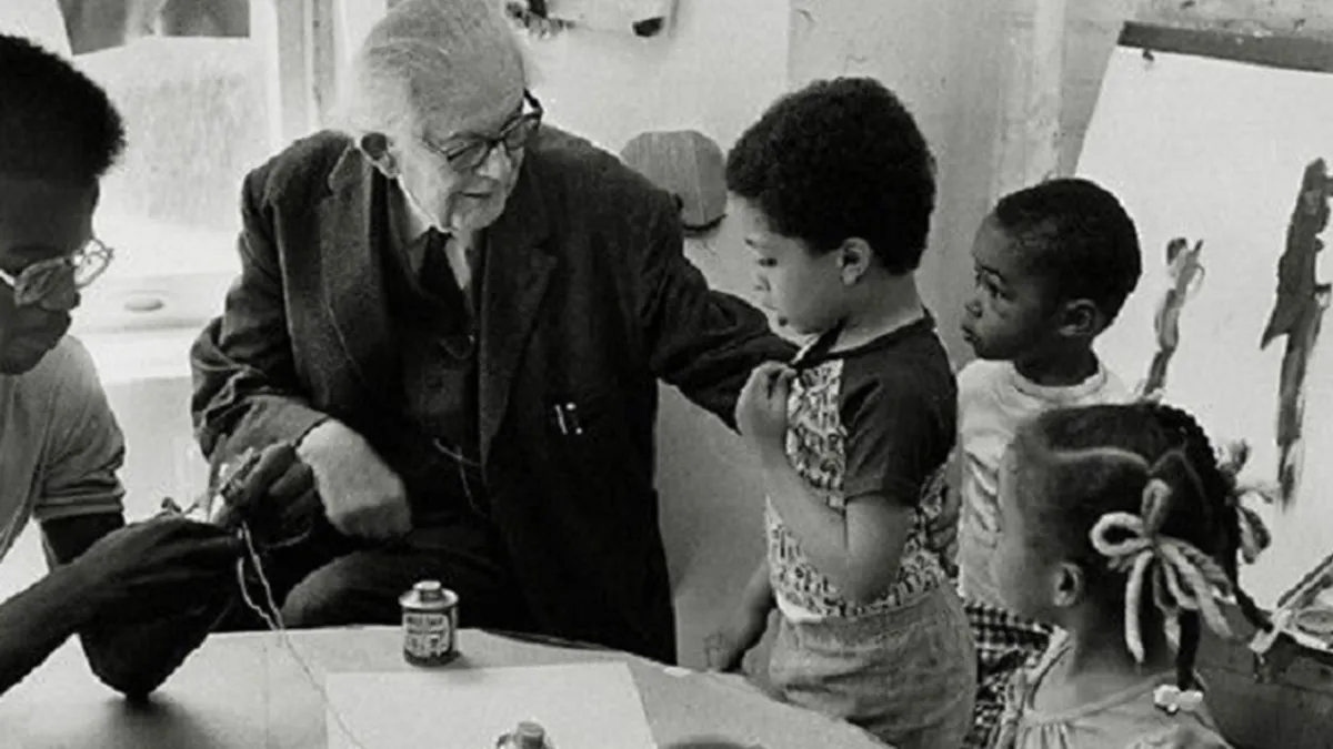 Piaget e suas contribuições para a aprendizagem - Rollclass - Sistema ...