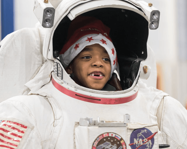 Below, enjoy images from the festive outreach event.