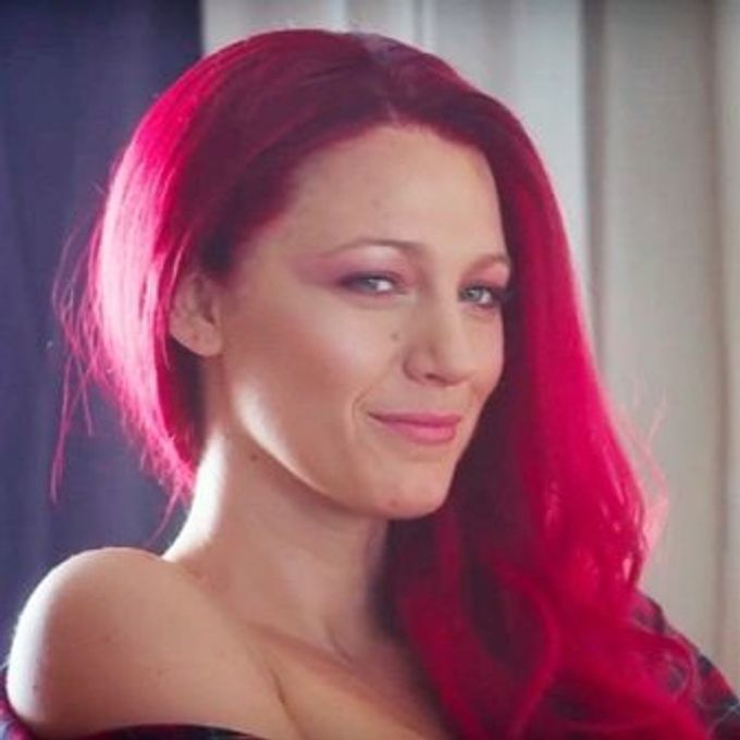 Color de cabello carmesí: tonos y recomendaciones para teñir.