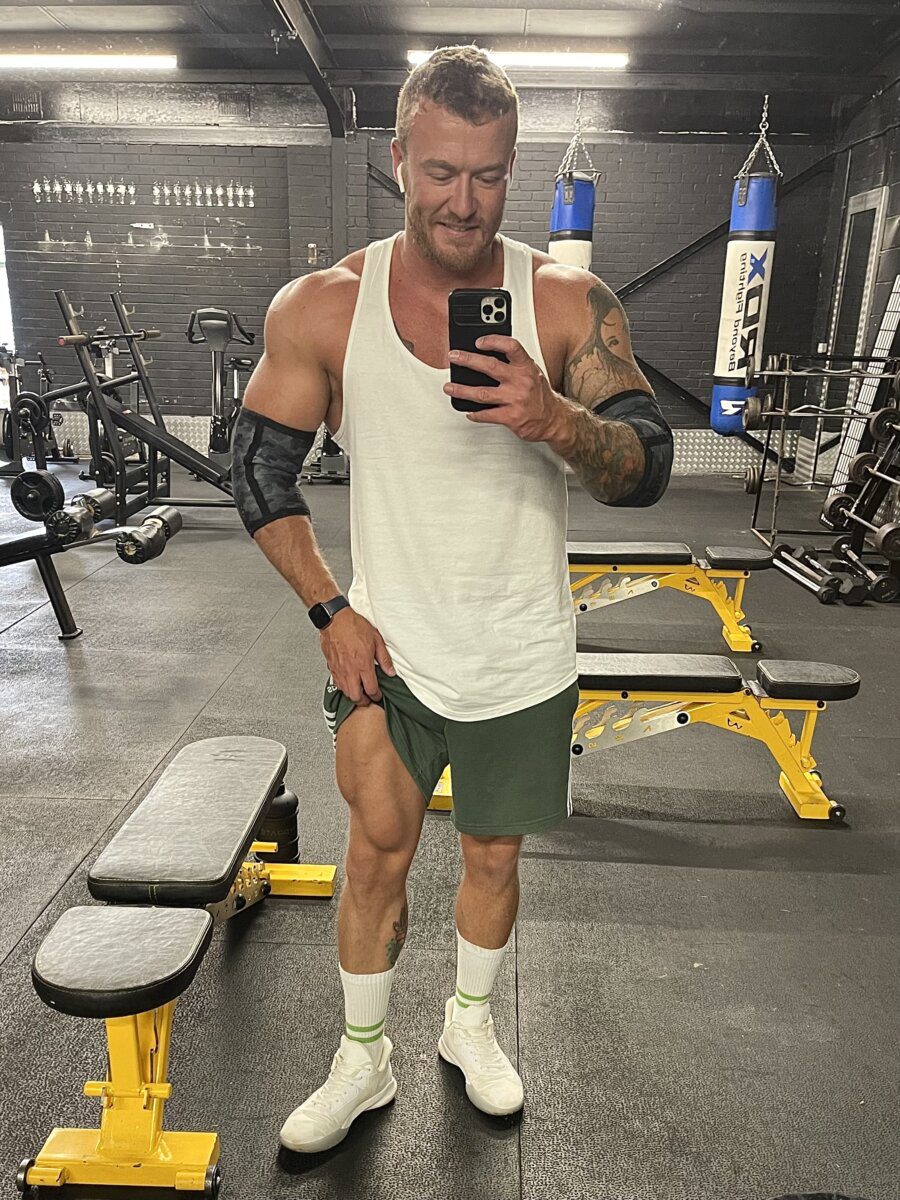 Straight Male Escort in Manchester - Mr Buff Male Escort