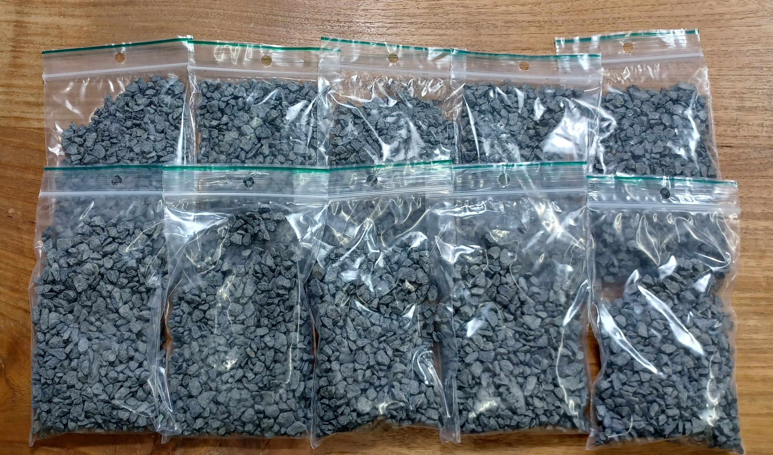 Basalt Rock Basing Material Set 10 zakjes - Scenery en Zo