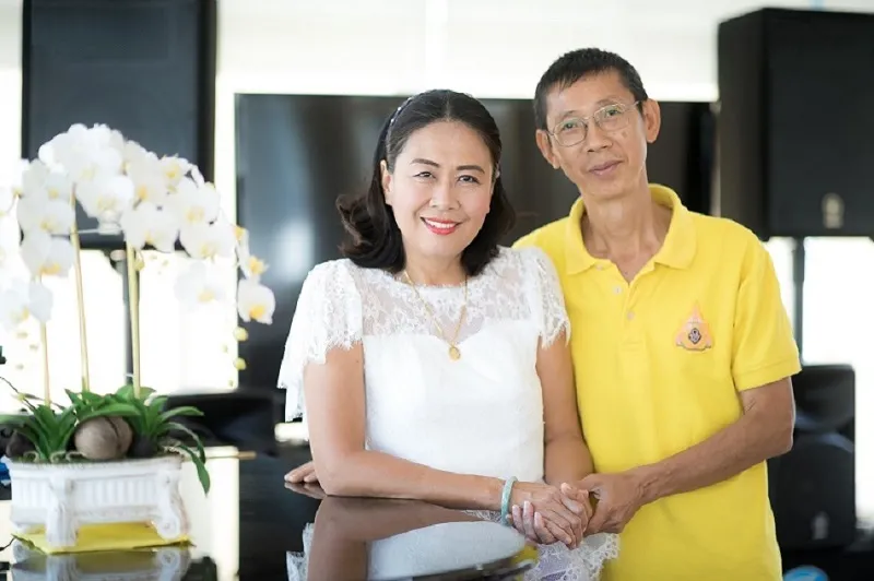 Worth living as long as one wants : EXCELLA CERAMIC ROOF