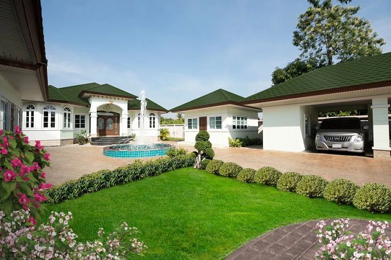 Worth living as long as one wants : EXCELLA CERAMIC ROOF