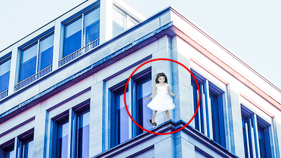 Video of Little Girl Walking on a Narrow Ledge Grabs Everyone’s Attention