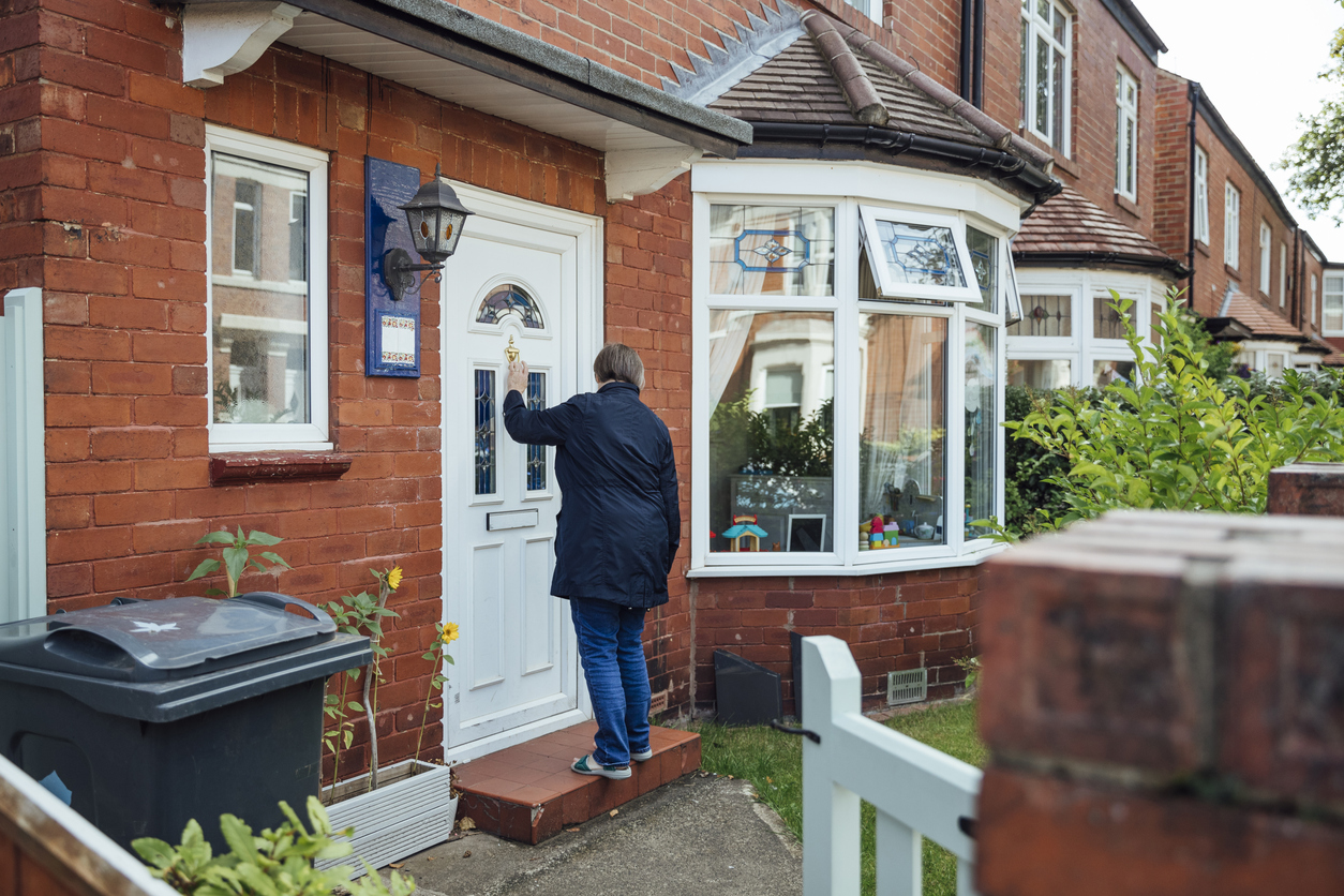 Charity in bogus doorstep callers warning - TFN