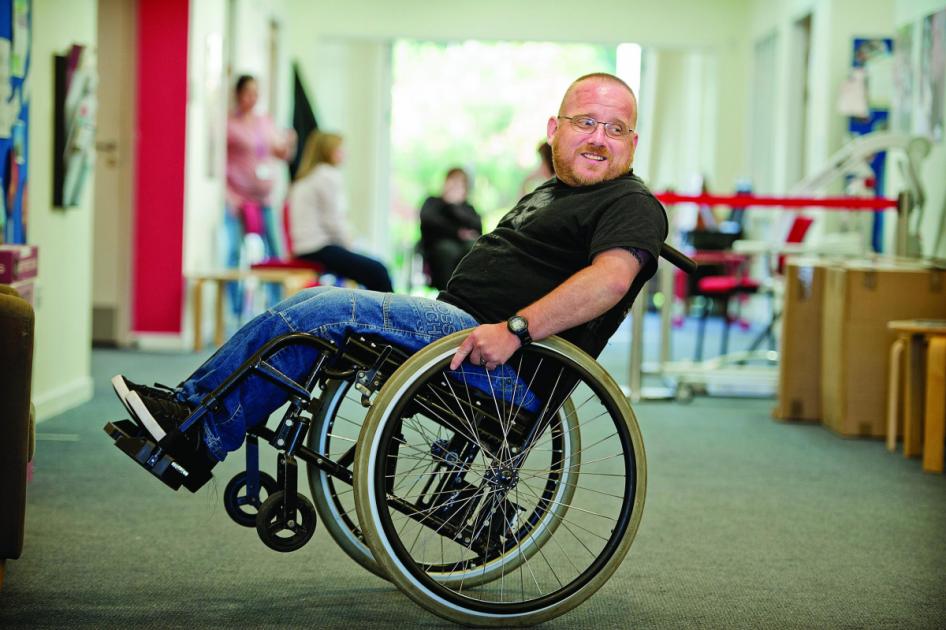 Scots charity trustee sent naked pics to 13 year-old decoy - TFN