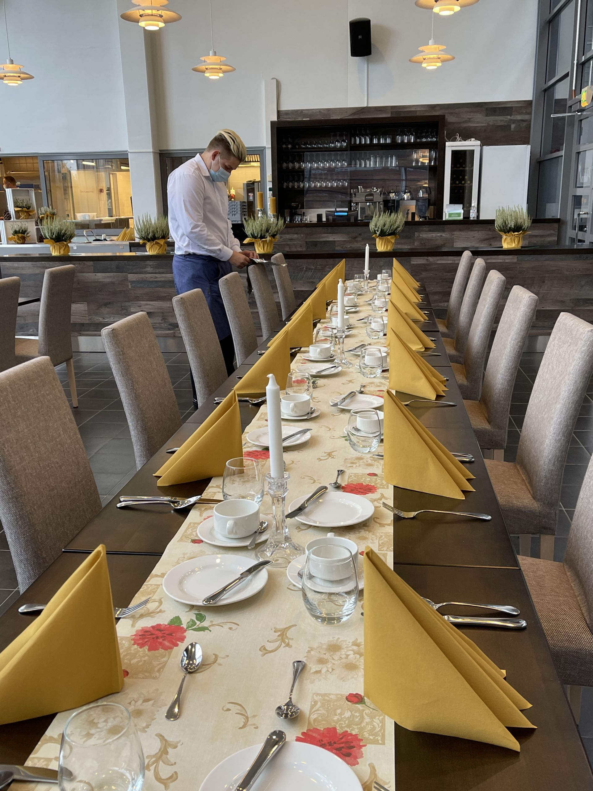 Eduskunnan sivistysvaliokunta vieraili SeAMKissa 15.9.2021 | SEAMK.fi