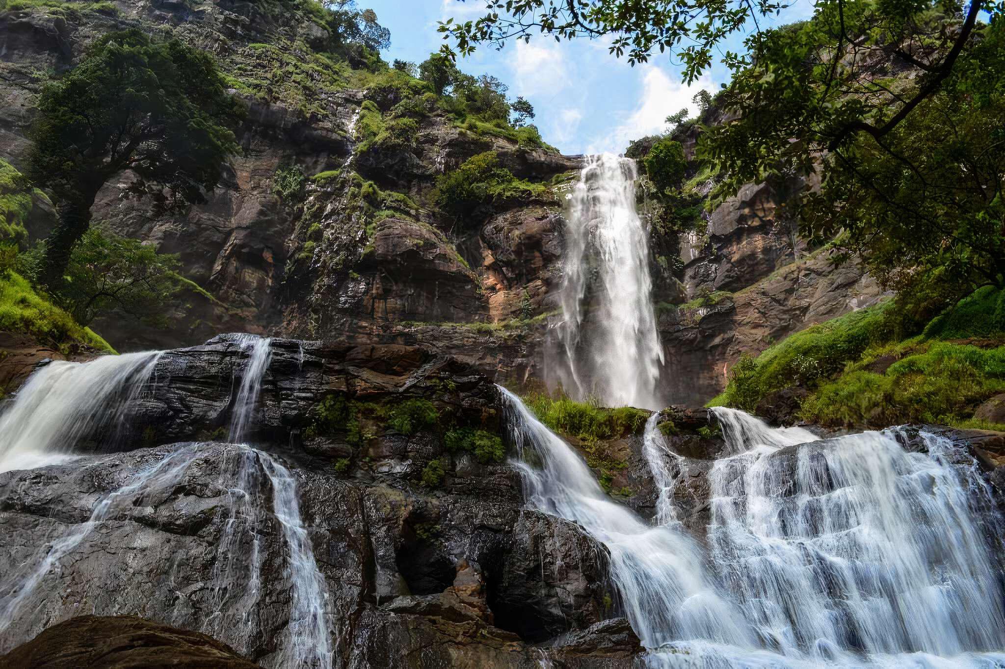 Curug Cikanteh, Indahnya Air Terjun Tiga Tingkat di Sukabumi