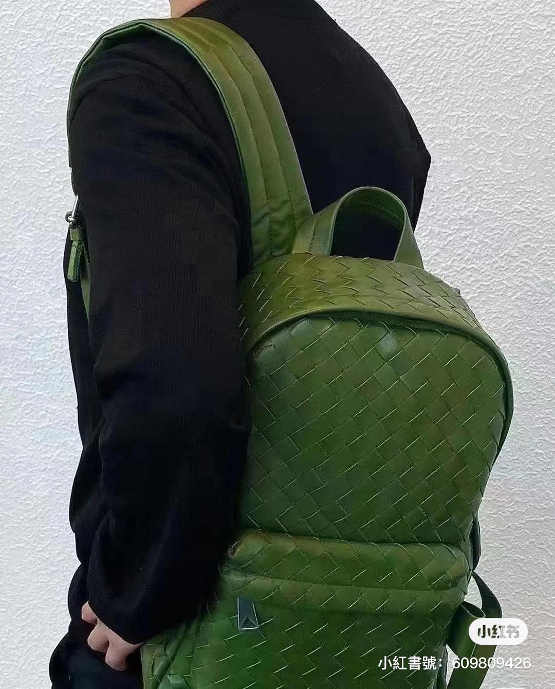 BV 青椒綠 中號 Intrecciato編織皮革背包 Backpack雙肩包 背包 30*46 | Mico高端訂製