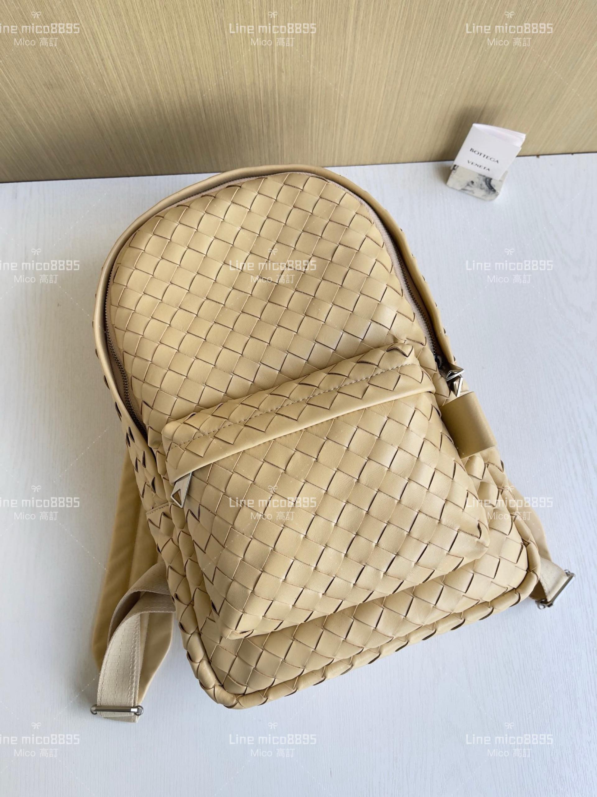 BV 小號 燕麥色 Intrecciato編織皮革背包 Backpack雙肩包 背包 尺寸：28*15*41 | Mico高端訂製