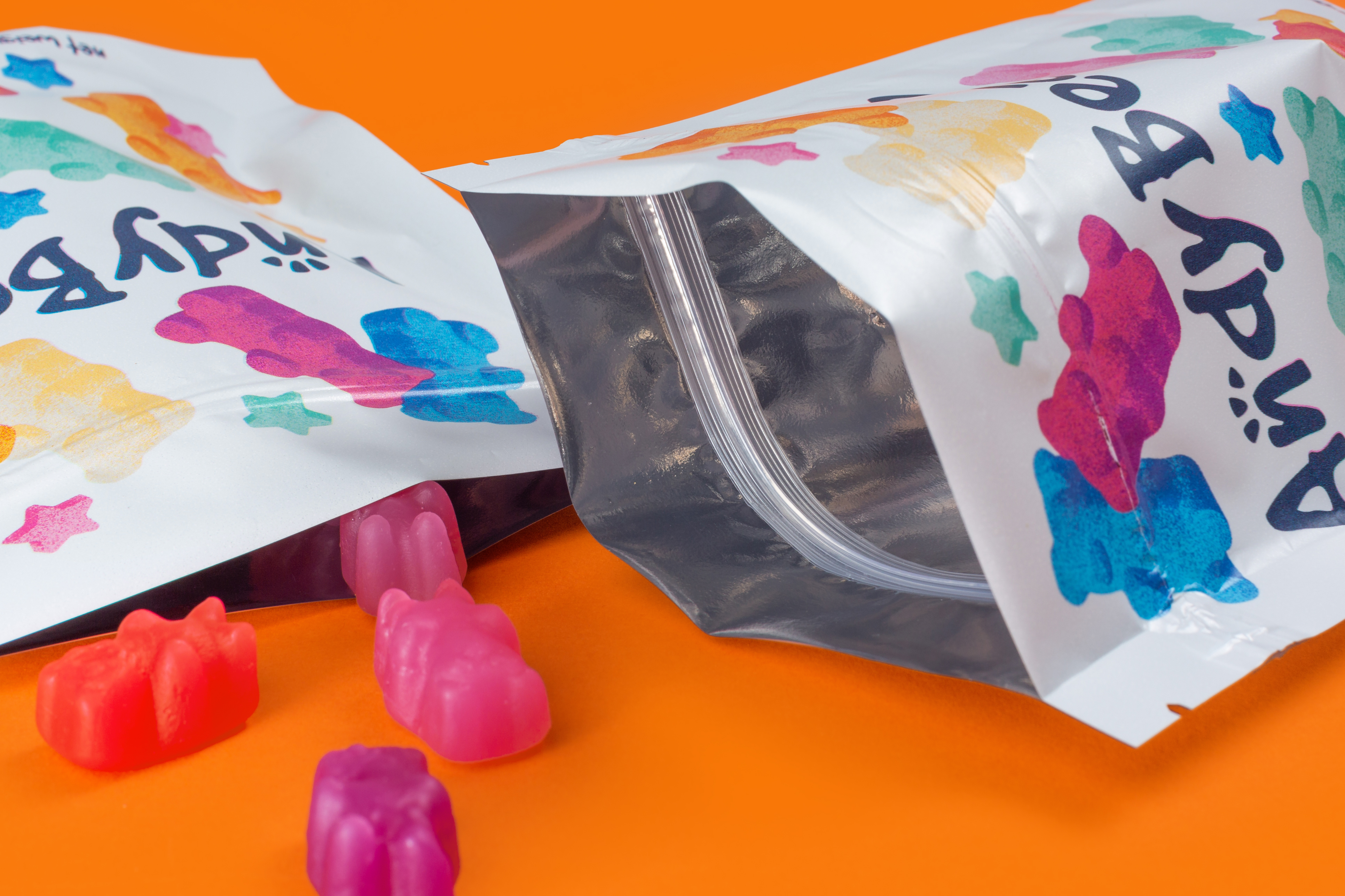 How do stand up pouches seal? | Sticker Mule Germany