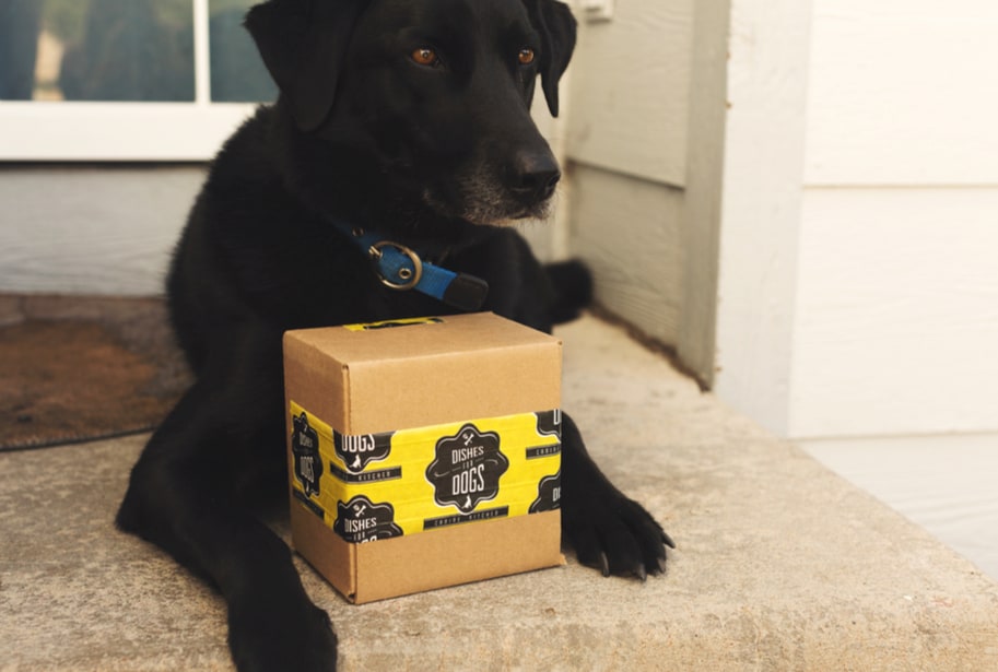 Why isn't your shipping packaging tape perfectly opaque? | Sticker Mule EU