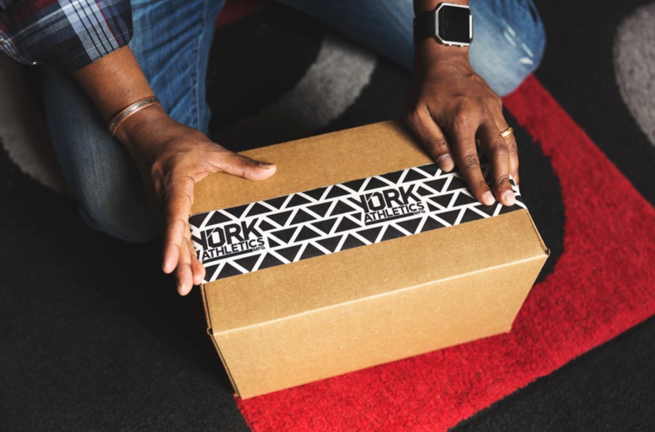 Why isn't your shipping packaging tape perfectly opaque? | Sticker Mule EU