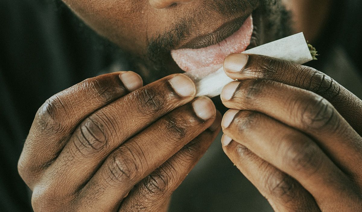 Hikei Blog | HOW TO ROLL A JOINT