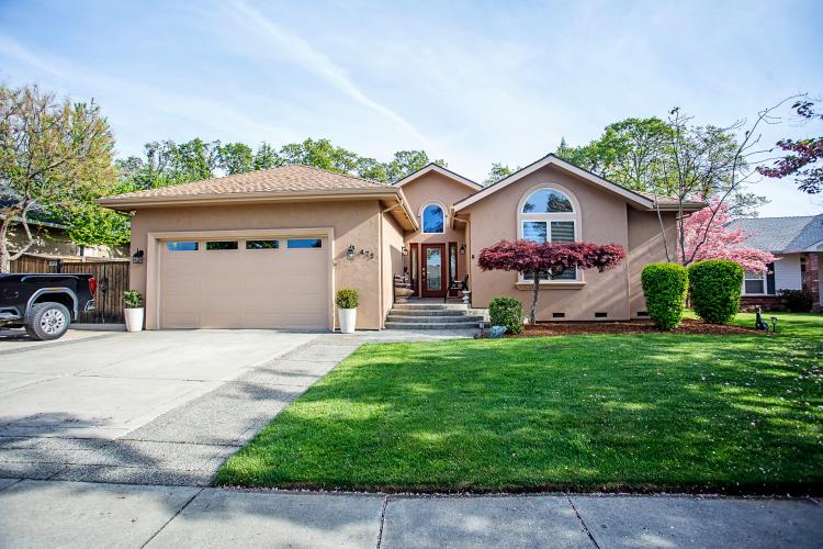 475 Robert Trent Jones Blvd, Eagle Point, OR 97524