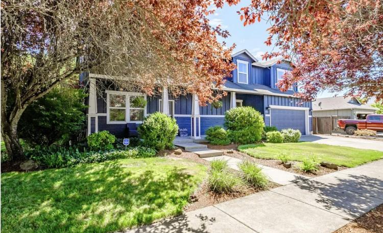 3890 Somerset Ave NE, Albany, OR 97322