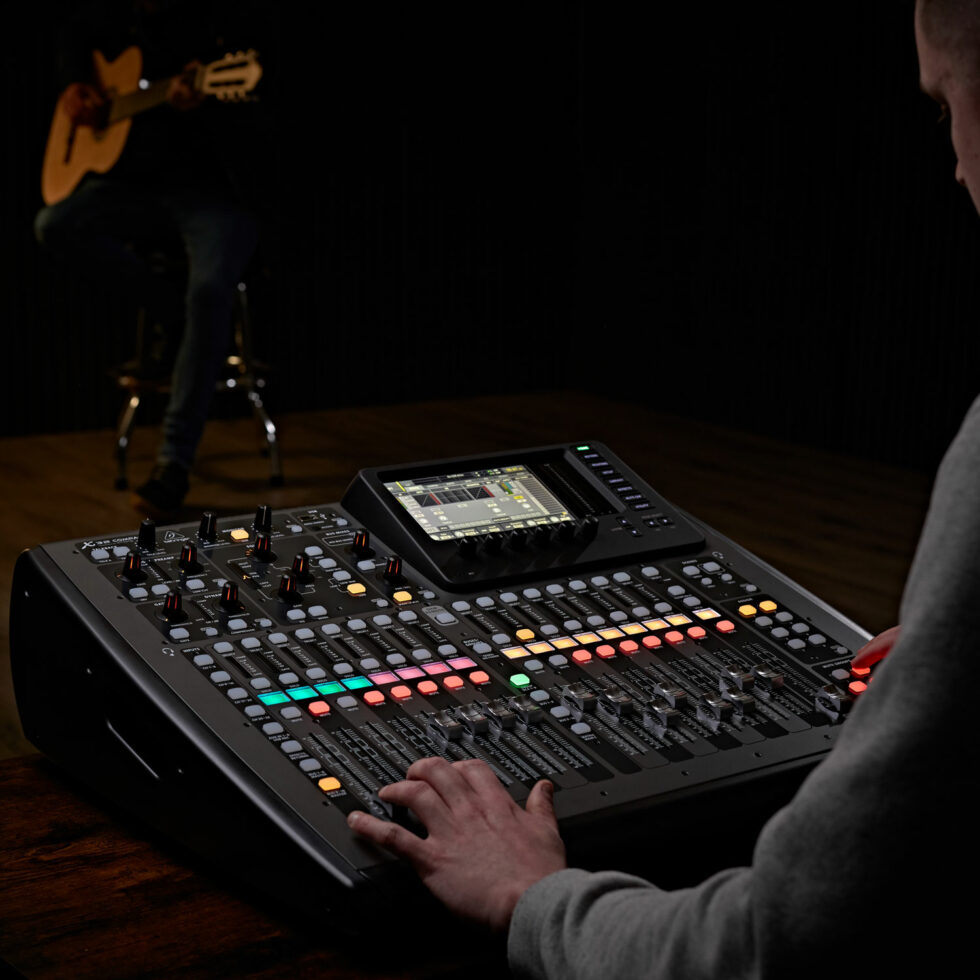 The Best Digital Mixers for Live Performance 2025 | Gear4music