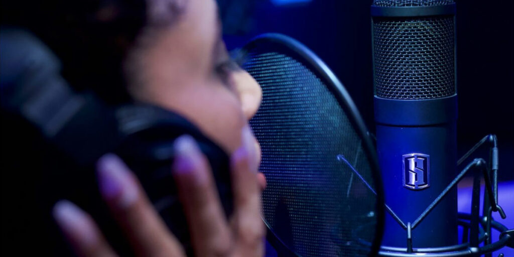 The 11 Best Microphones for Recording Vocals | Gear4music