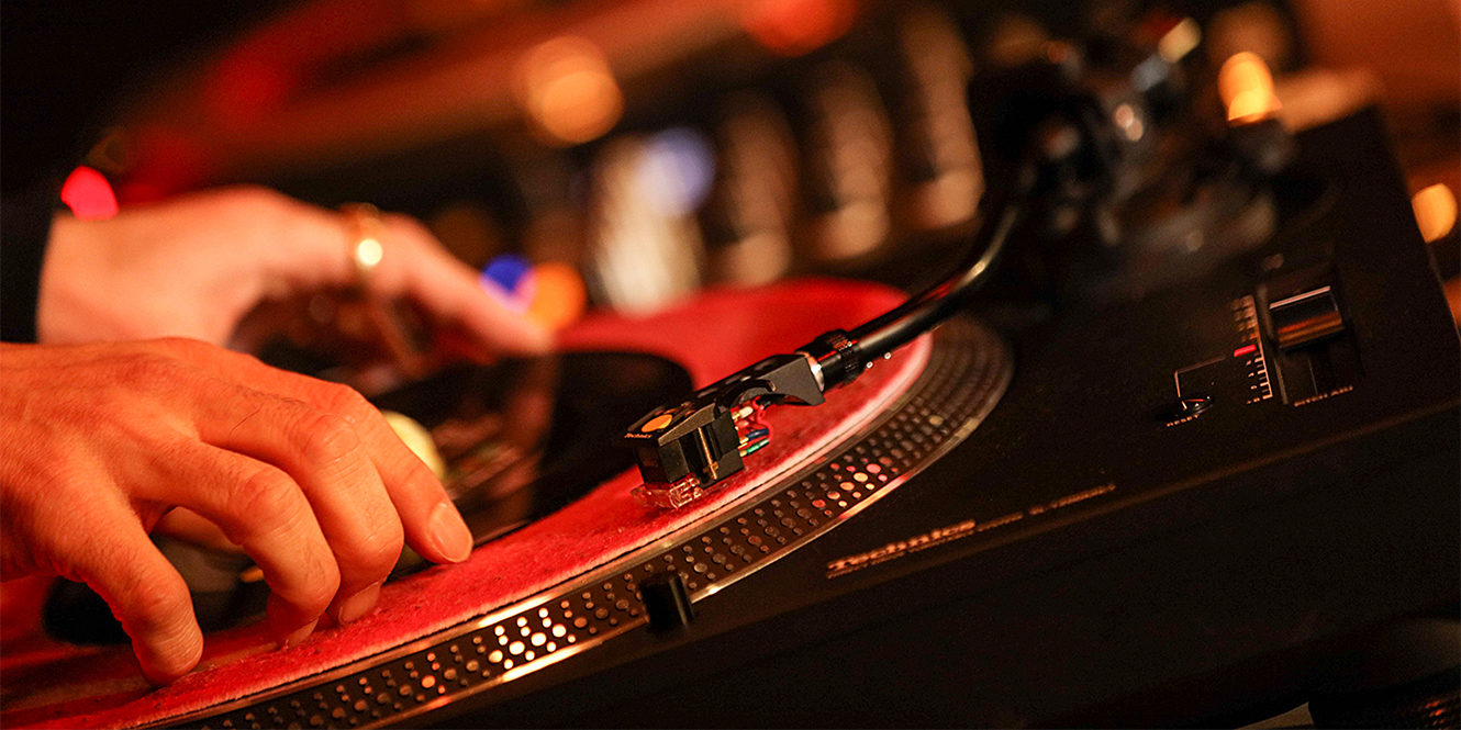 A Comprehensive Guide to Live Sound Mixing | Gear4music