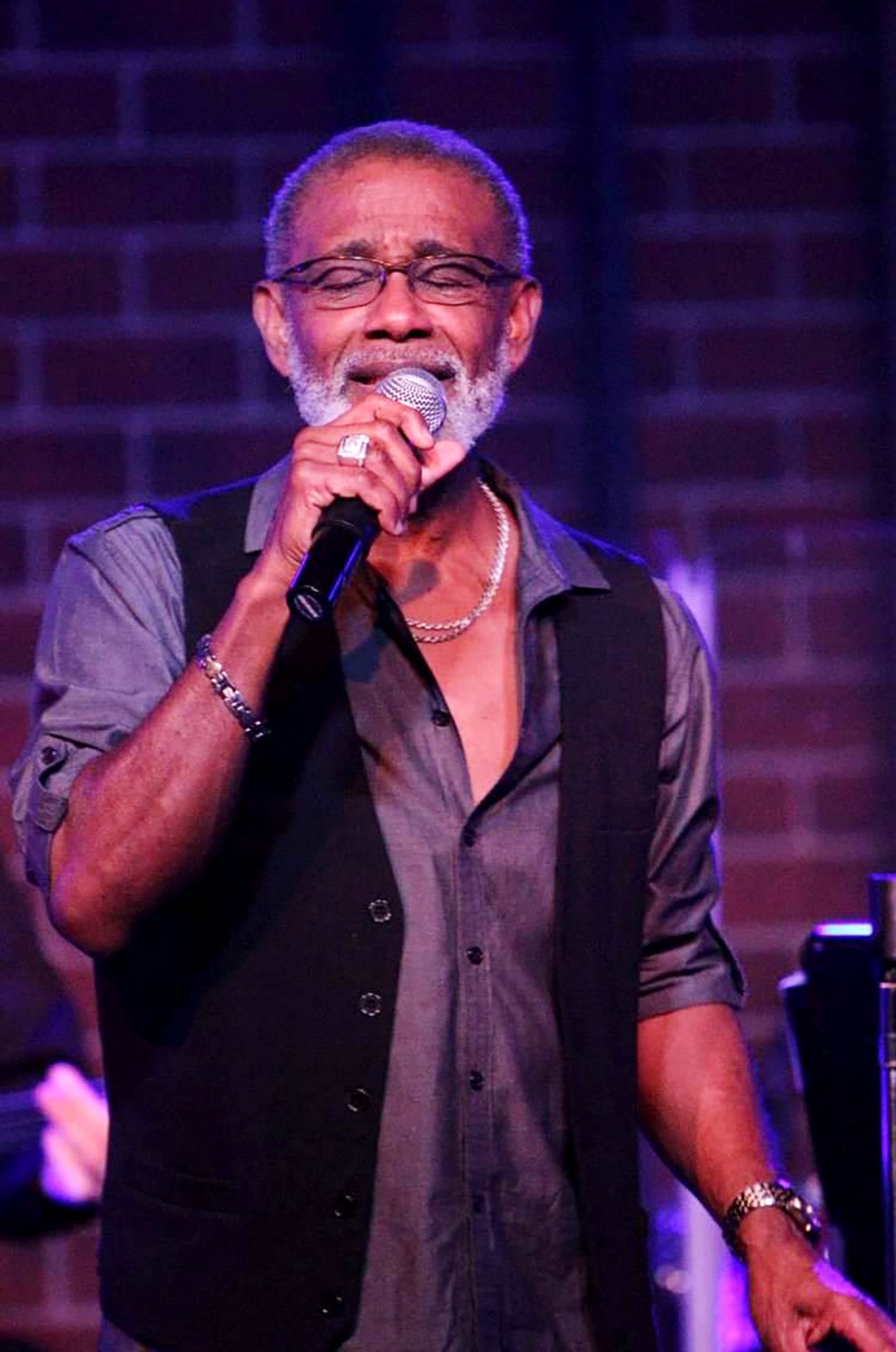 Cleve Francis Returns to the Birchmere April 27!