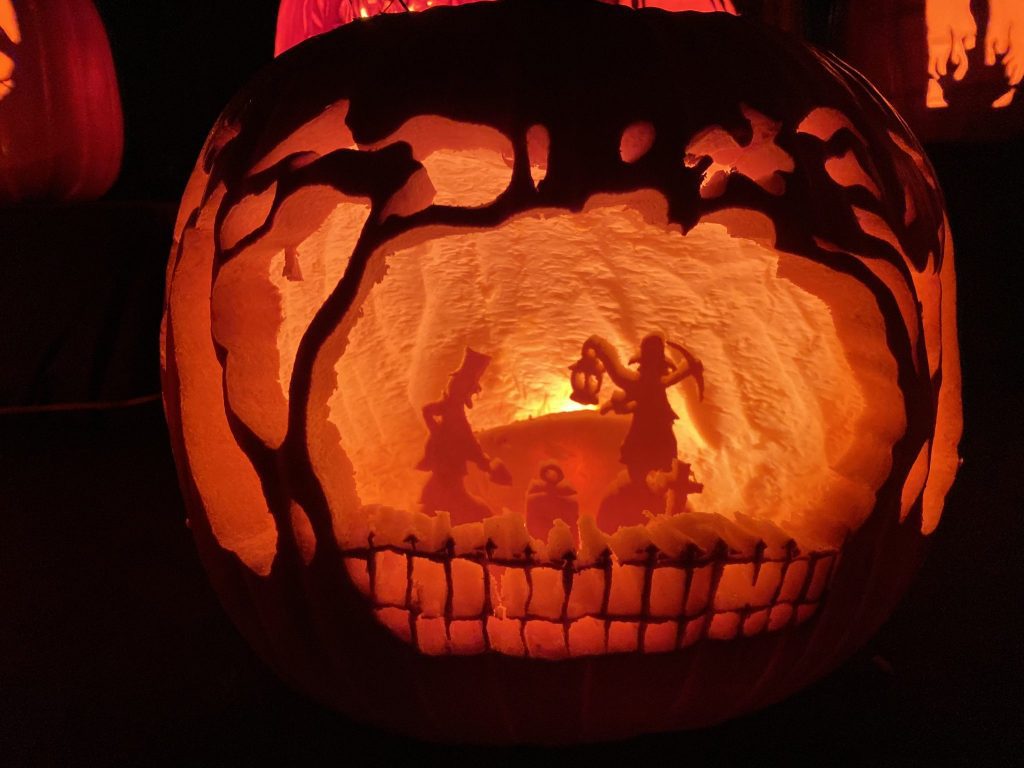 Oh, My Gourd! Alexandria Family's Pumpkin Carvings Raise the Jack-O ...
