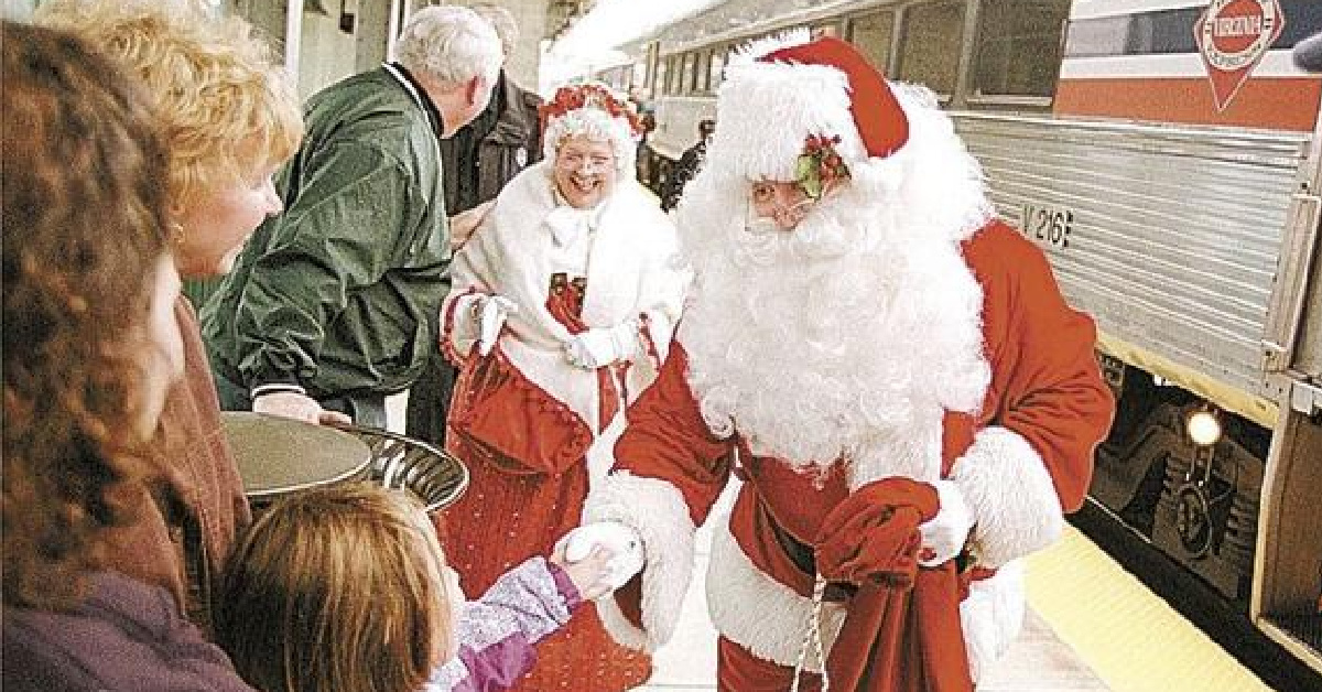 Cherished Tradition: Tickets for Santa Trains in Northern Virginia Go ...