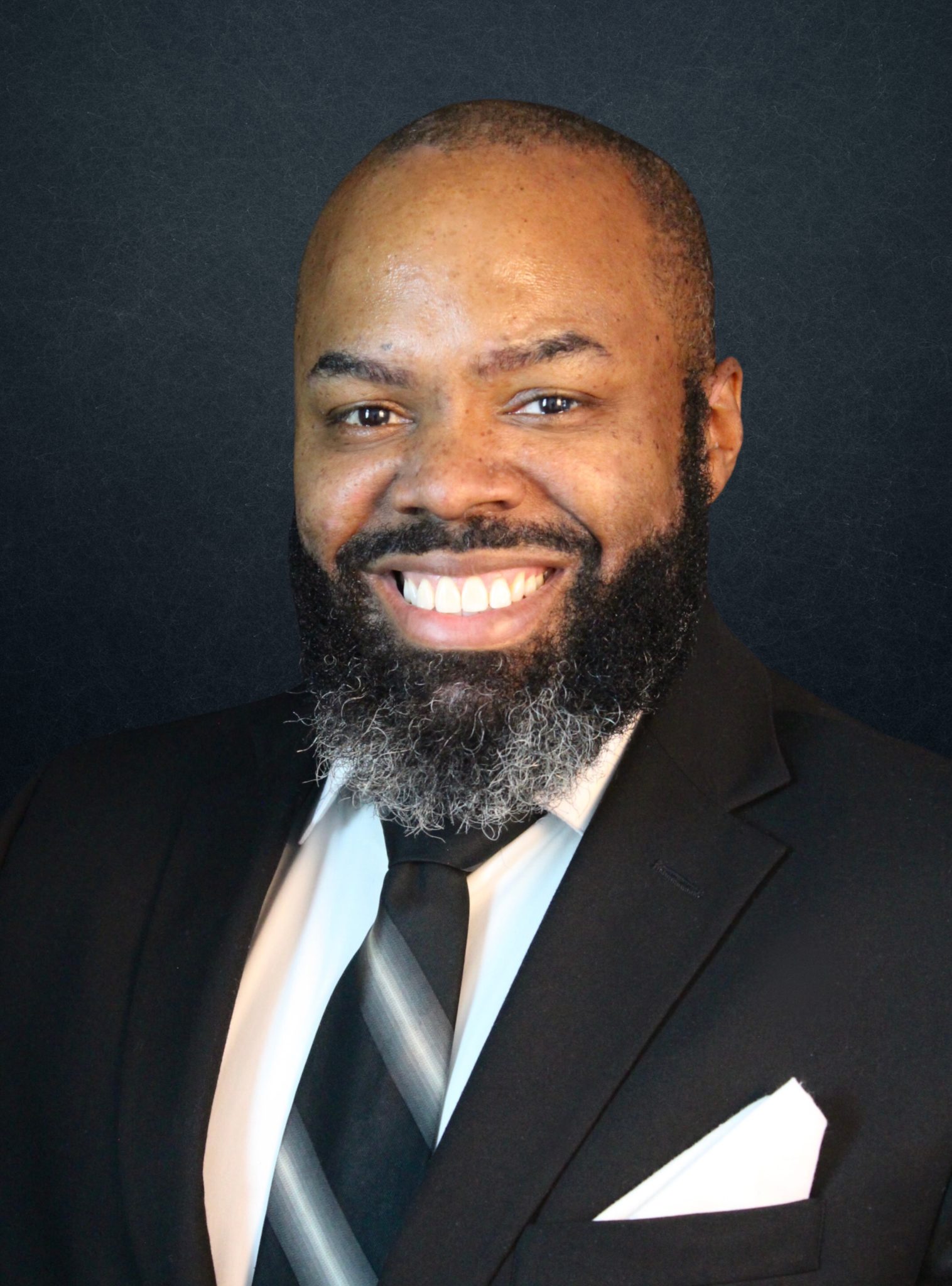 Alexandria Resident Mario Mejia Receives Distinguished Graduate Award ...