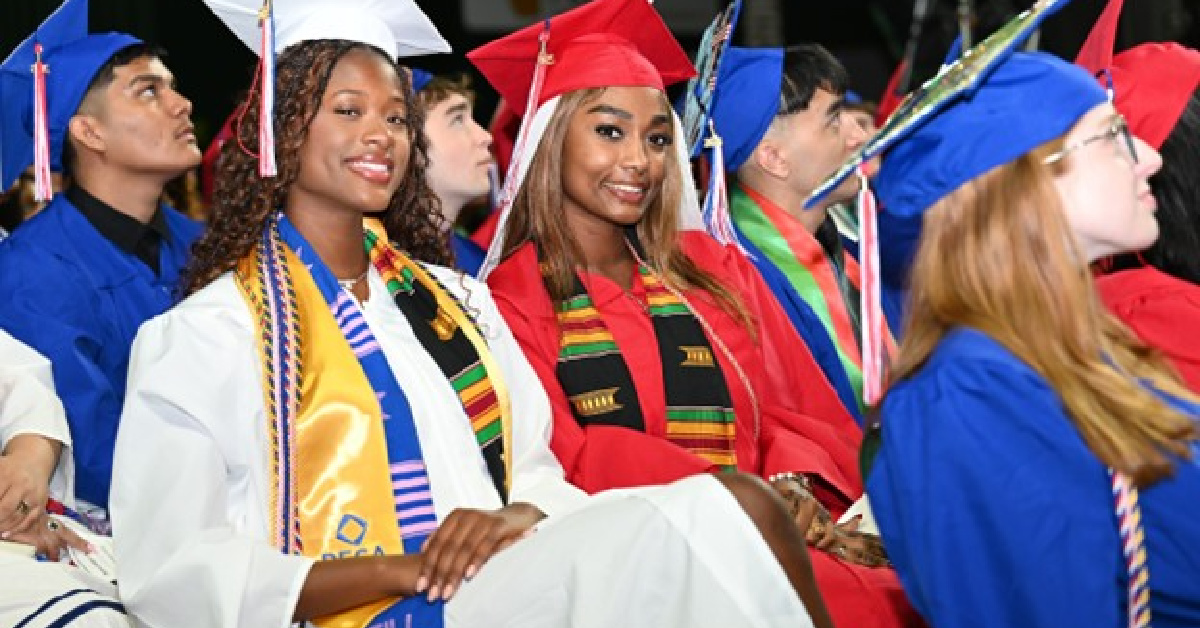 Visonaries of Tomorrow: 984 Graduate From Alexandria City High School