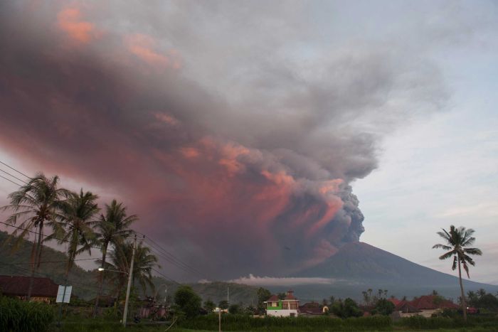 ¿Por qué es tan peligrosa la erupción del Monte Agung? - Chema Tierra