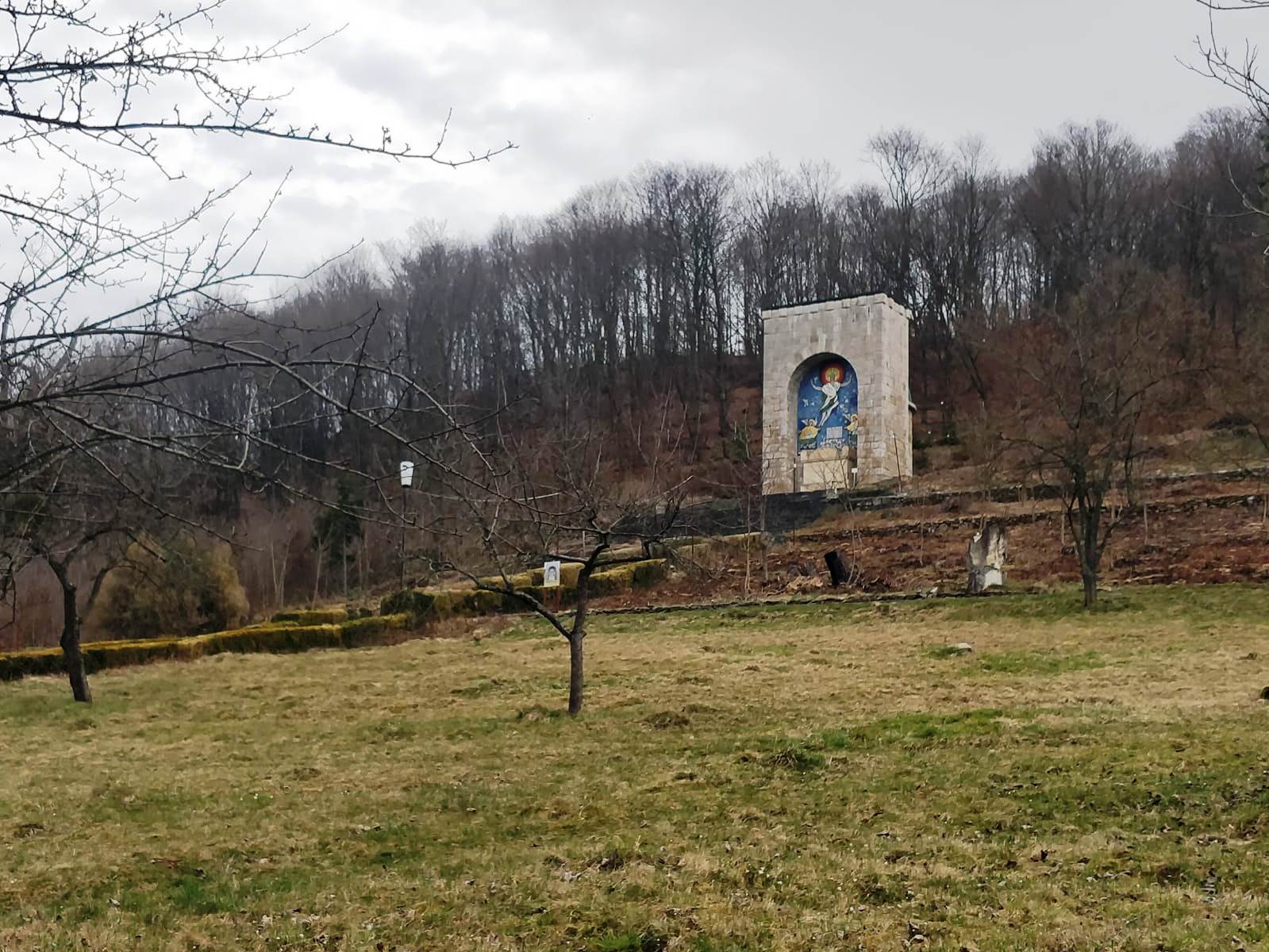 Se modernizează drumurile de interes local din comuna Ciucea ...