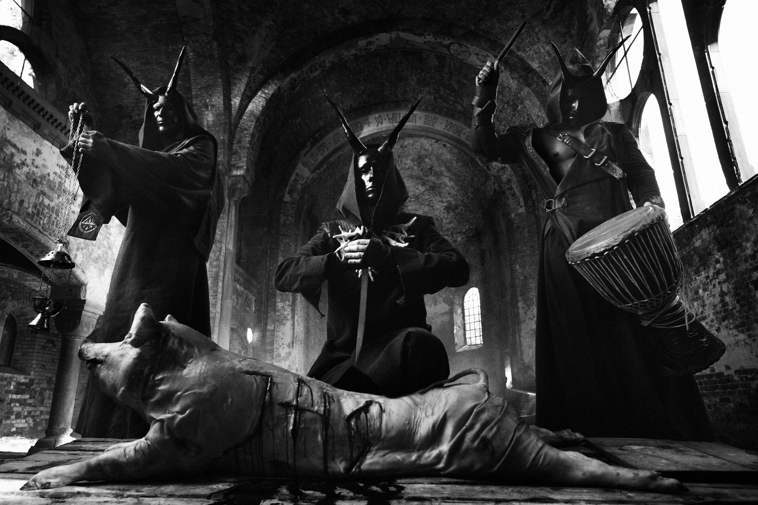 Behemoth, lanza su primer libro. | El Club Del Rock