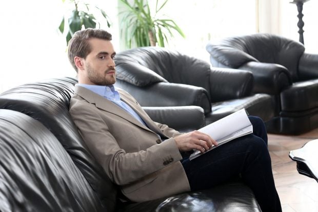 Cine este Cătălin Coşarcă, actorul talentat din distribuţia comediei ...