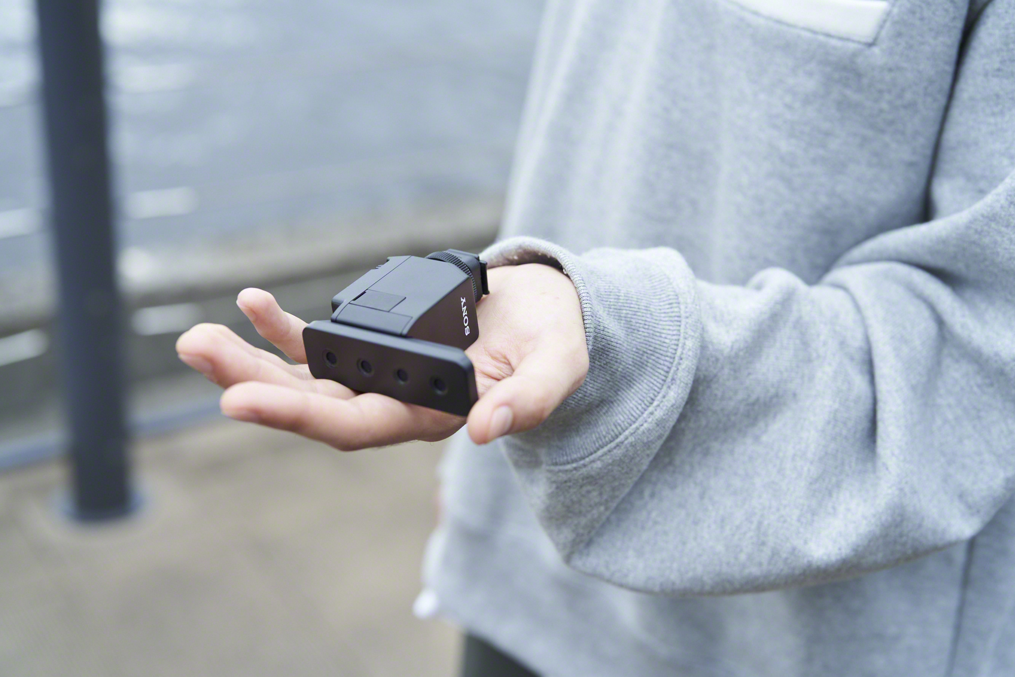 Sony Announces An Ultra-Compact Shotgun Mic Aimed at Creators (Sony ECM ...