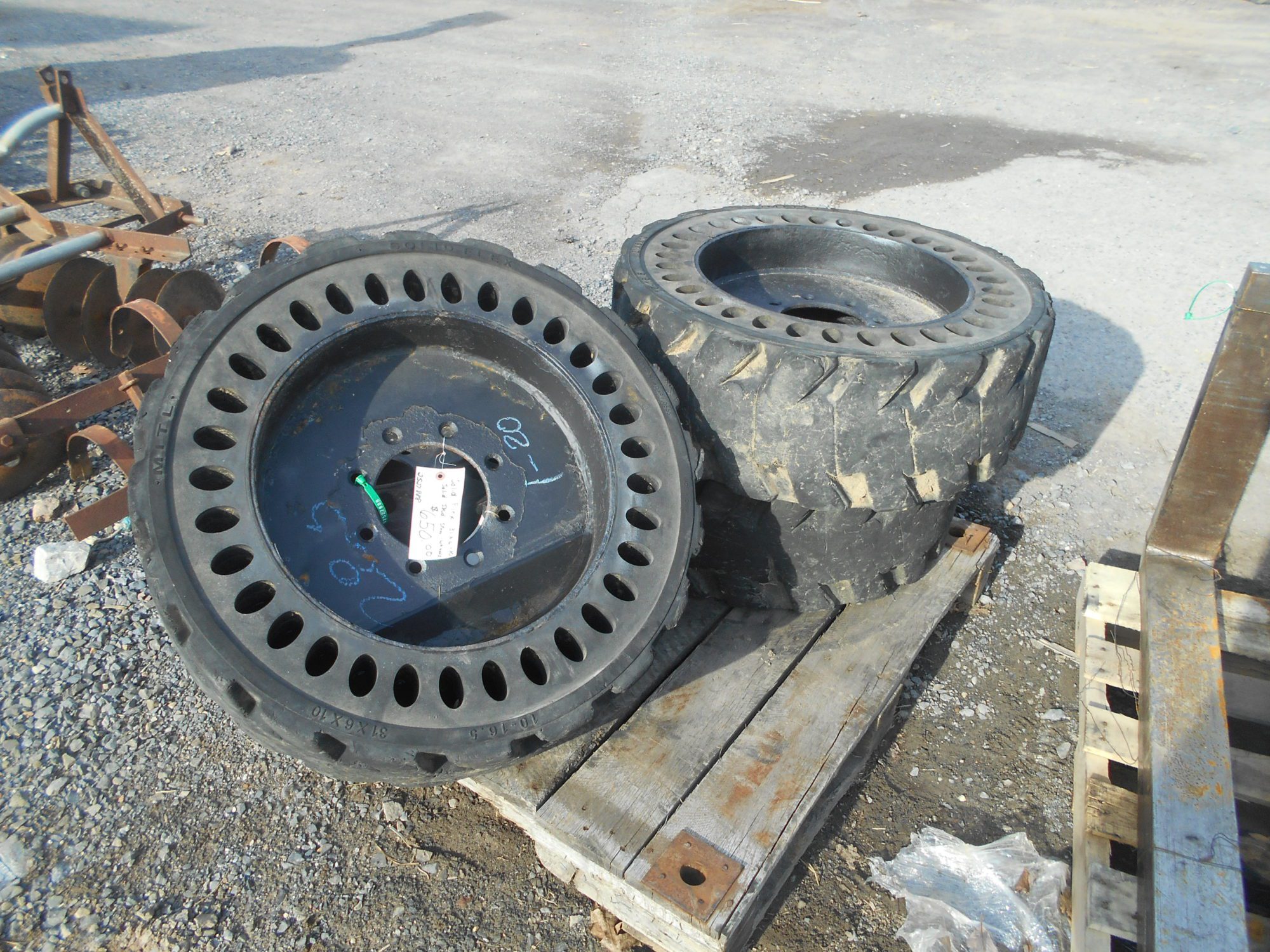 #2527888 Solid Flex 31x6x10 Skid Steer Tires - JM Equipment