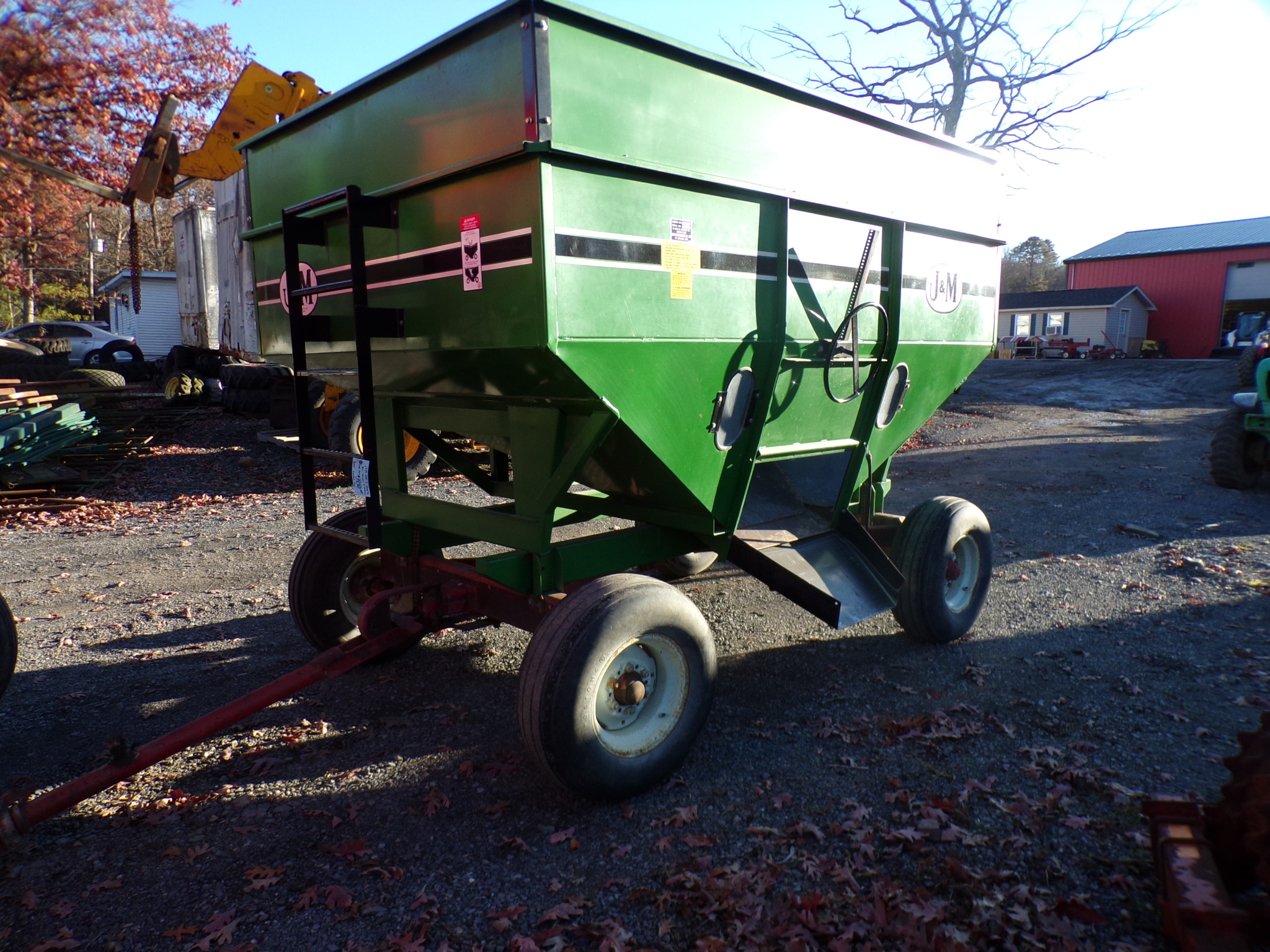 #8347 J&M 250-7 Gravity Bin Wagon $3950.00 - JM Equipment