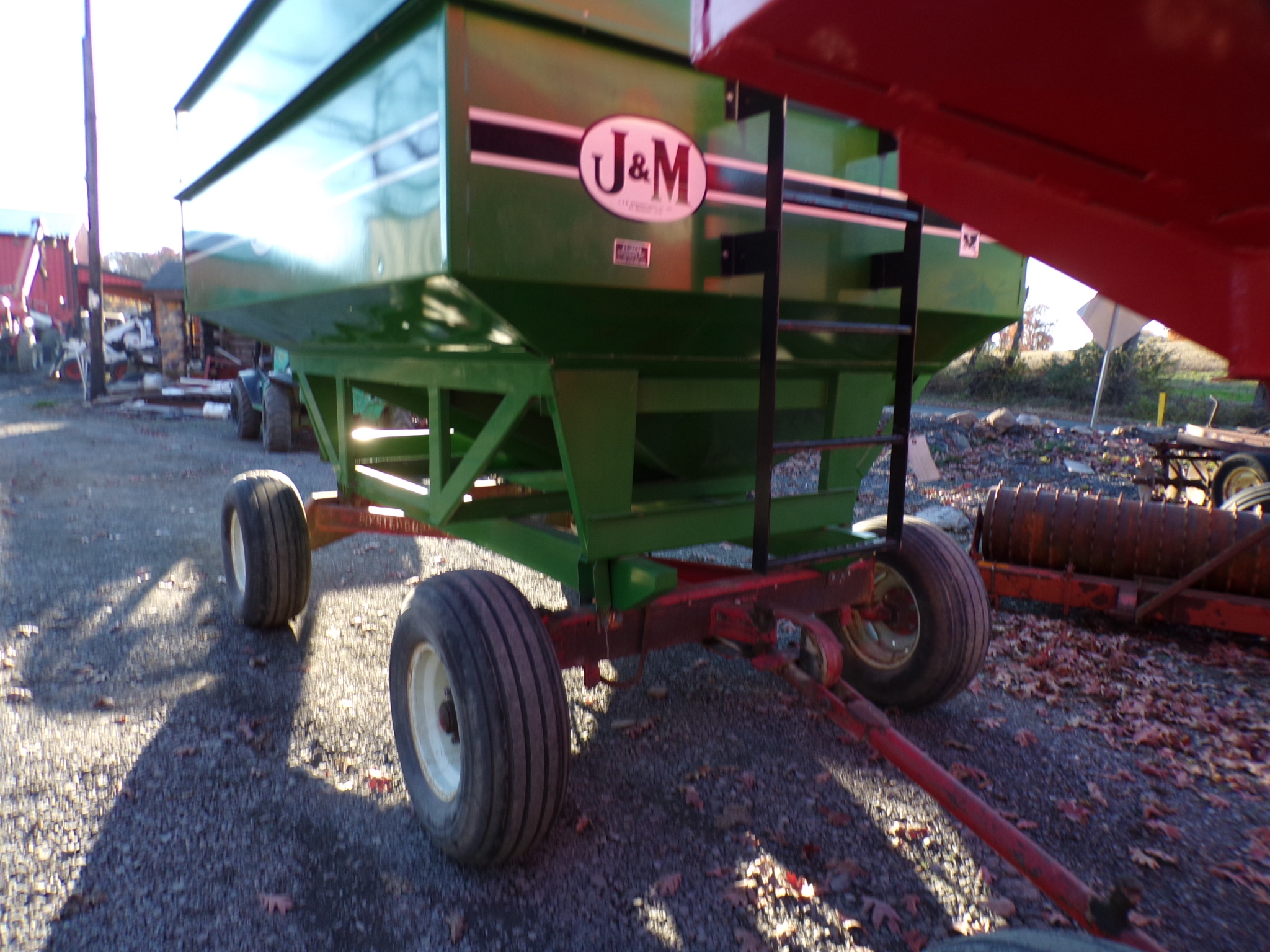 #8347 J&M 250-7 Gravity Bin Wagon $3950.00 - JM Equipment