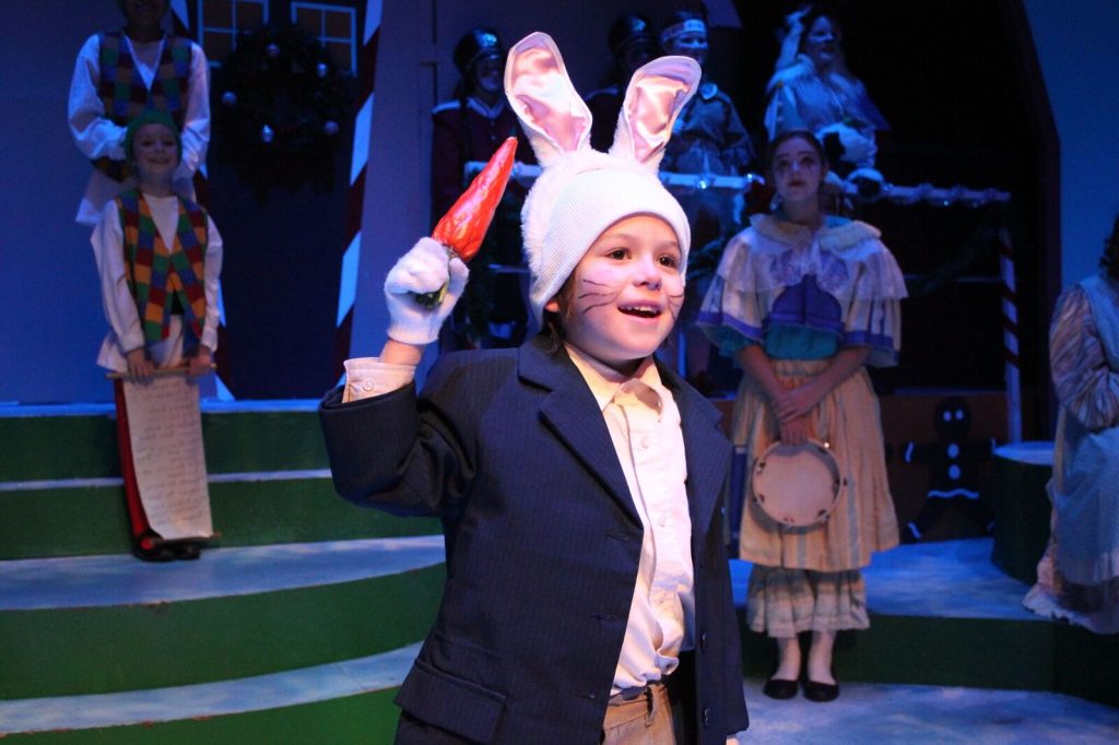 Festive favorites and familiar faces – Mountain Messenger