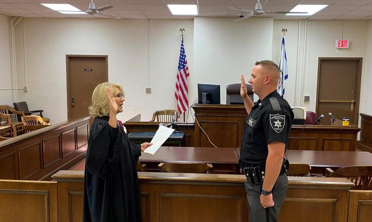 New Sheriff’s Deputy sworn in – Mountain Messenger
