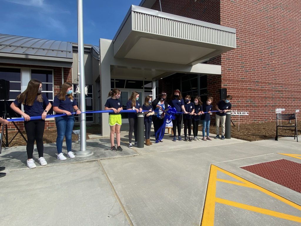 Colonial Elementary cuts the ribbon at new building – Fincastle Herald