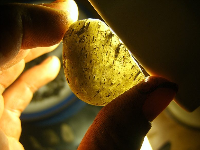 A Close Look at Meteorite Glass | Tasmanian Geographic