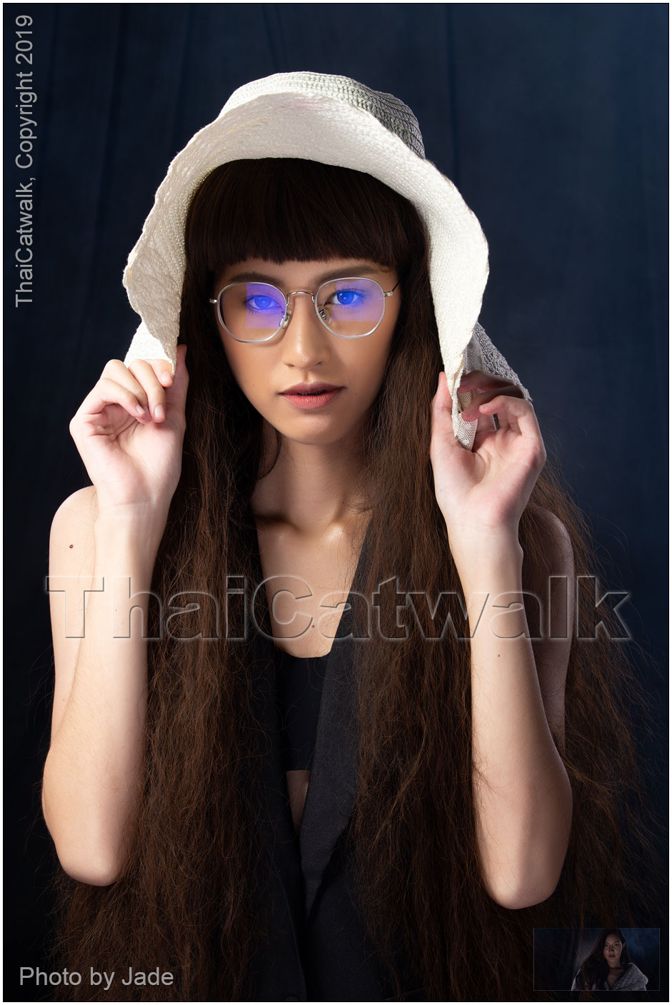 Dark Theme 5 models – ThaiCatWalk
