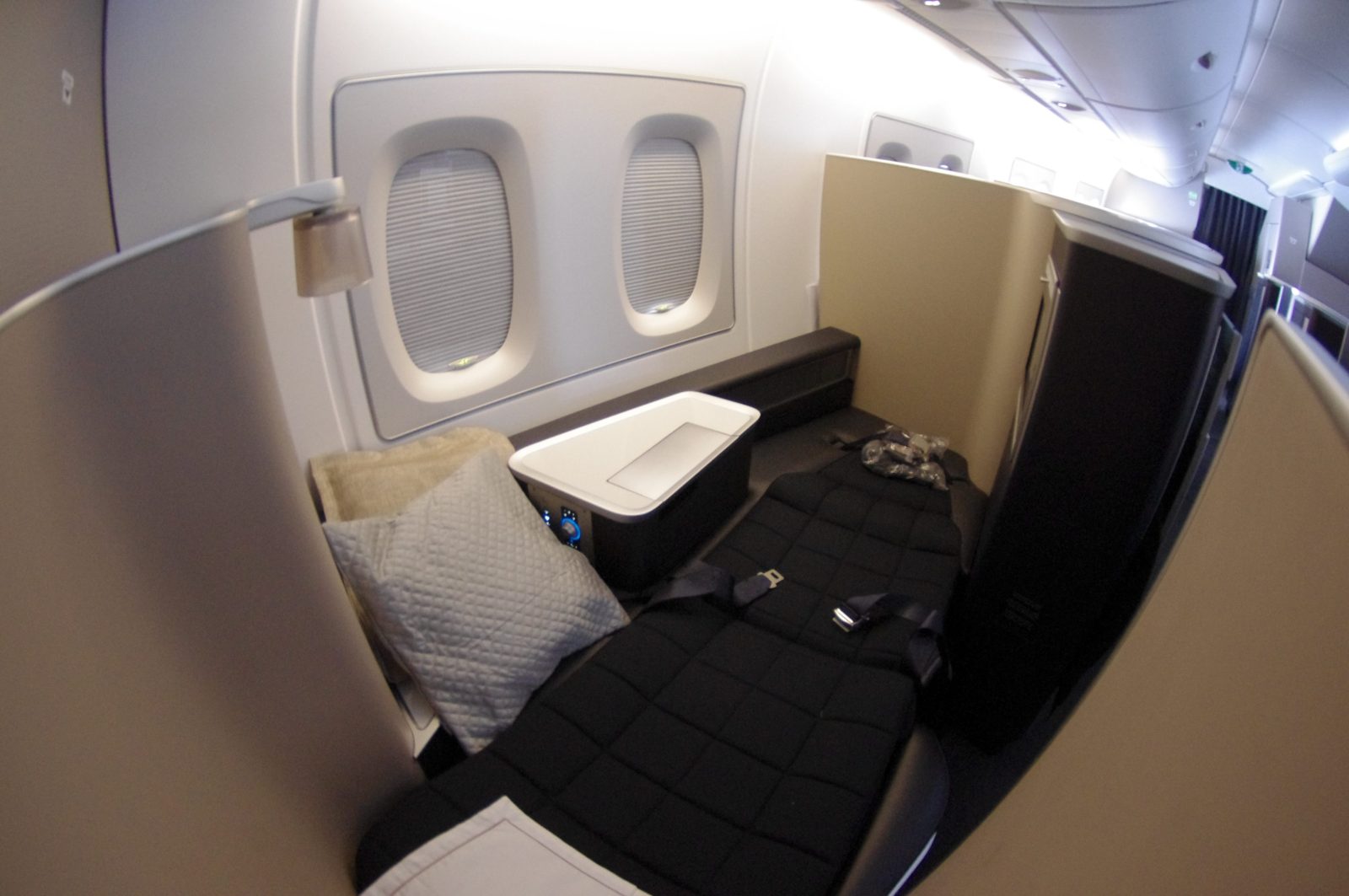 British Airways Aircraft Interiors - Airbus A380 World Traveler Cabin ...