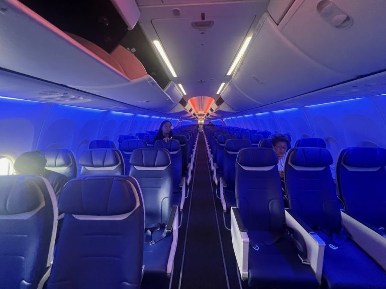 Southwest Airlines Aircraft Interiors - Boeing 737-8 MAX - Hawaii Inter ...