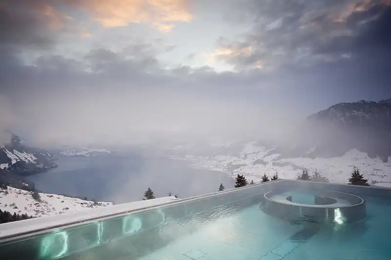 7 Must-Visit Hotels with Heated Pools to Enjoy in Winter