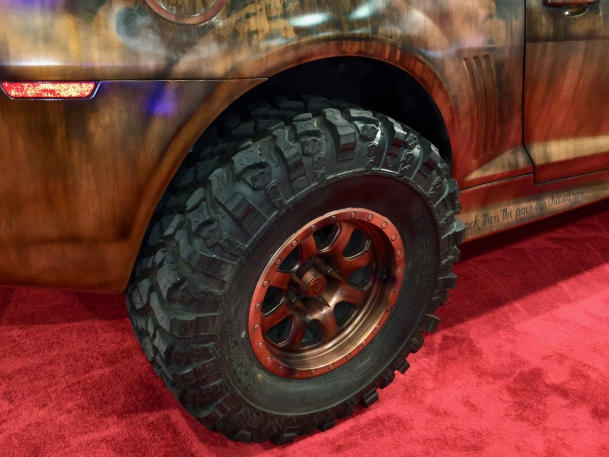 "Bootlegger" Camaro - Hauk Designs SEMA 2017 | Kruzin USA