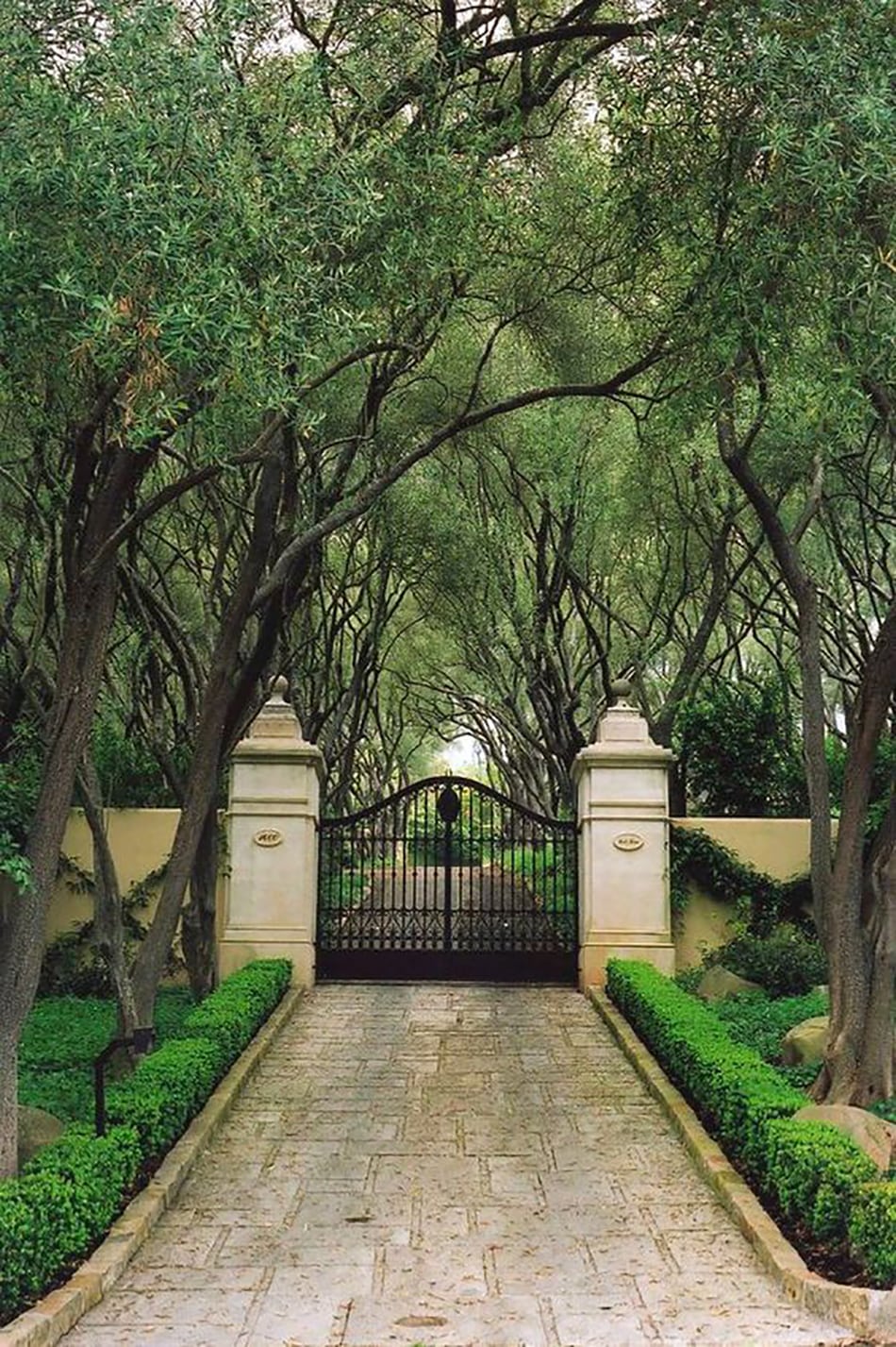 Revelstone: Add Curb Appeal To Your Home with a Modern Driveway - SA ...