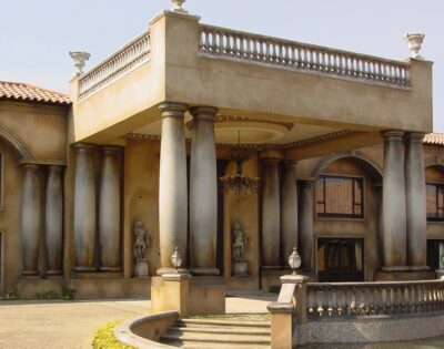 Style Decor: How To Decorate With Statues In The Garden - SA Decor & Design