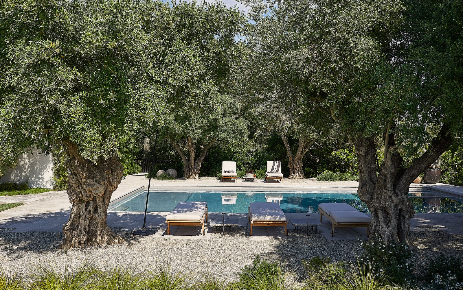 Celebrity Homes: Step Inside The Trendy LA Home of Adam Levine & Behati ...