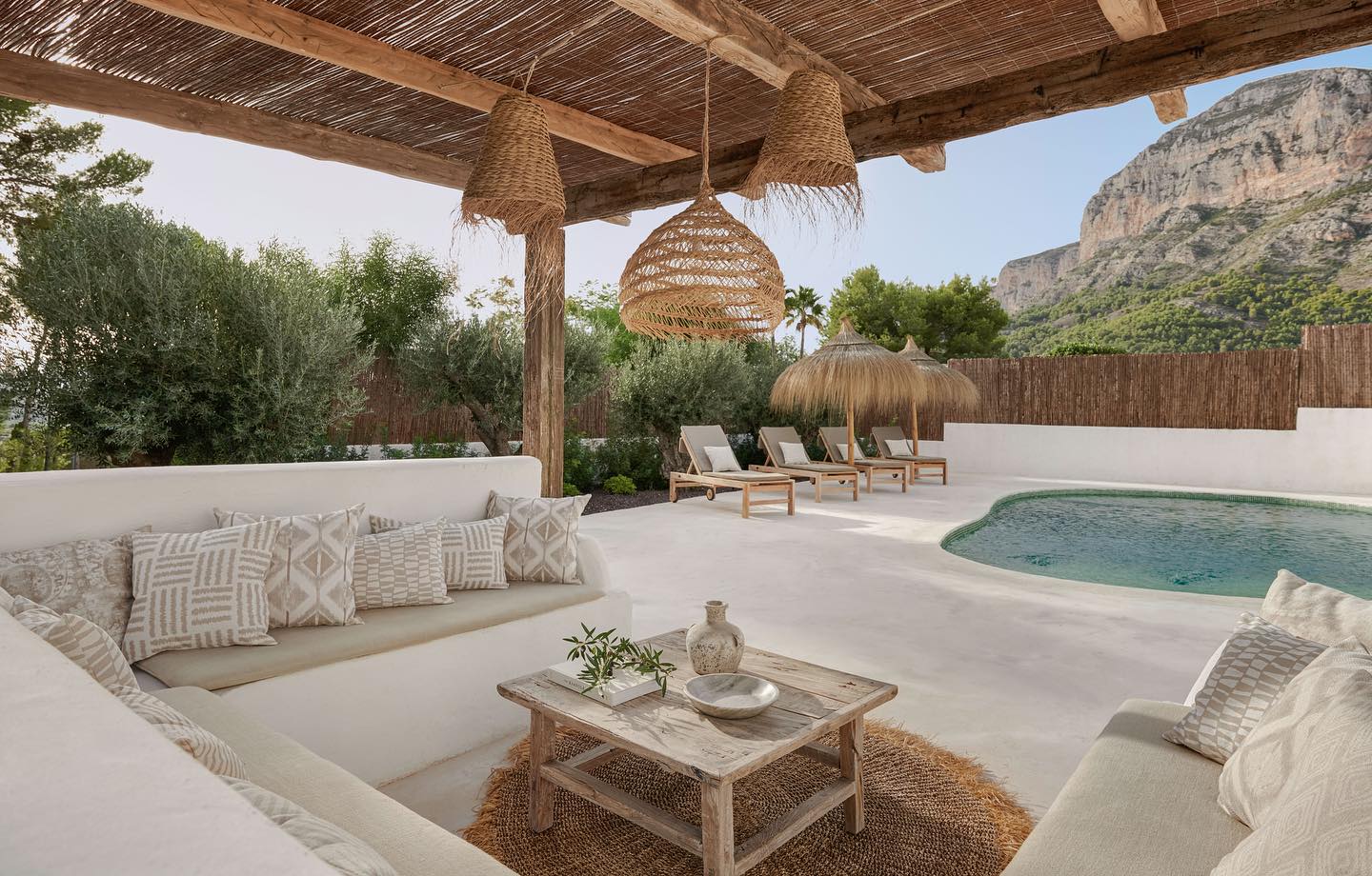 Mavromac Presents The Unique Textiles of Alhambra Fabrics - SA Decor ...